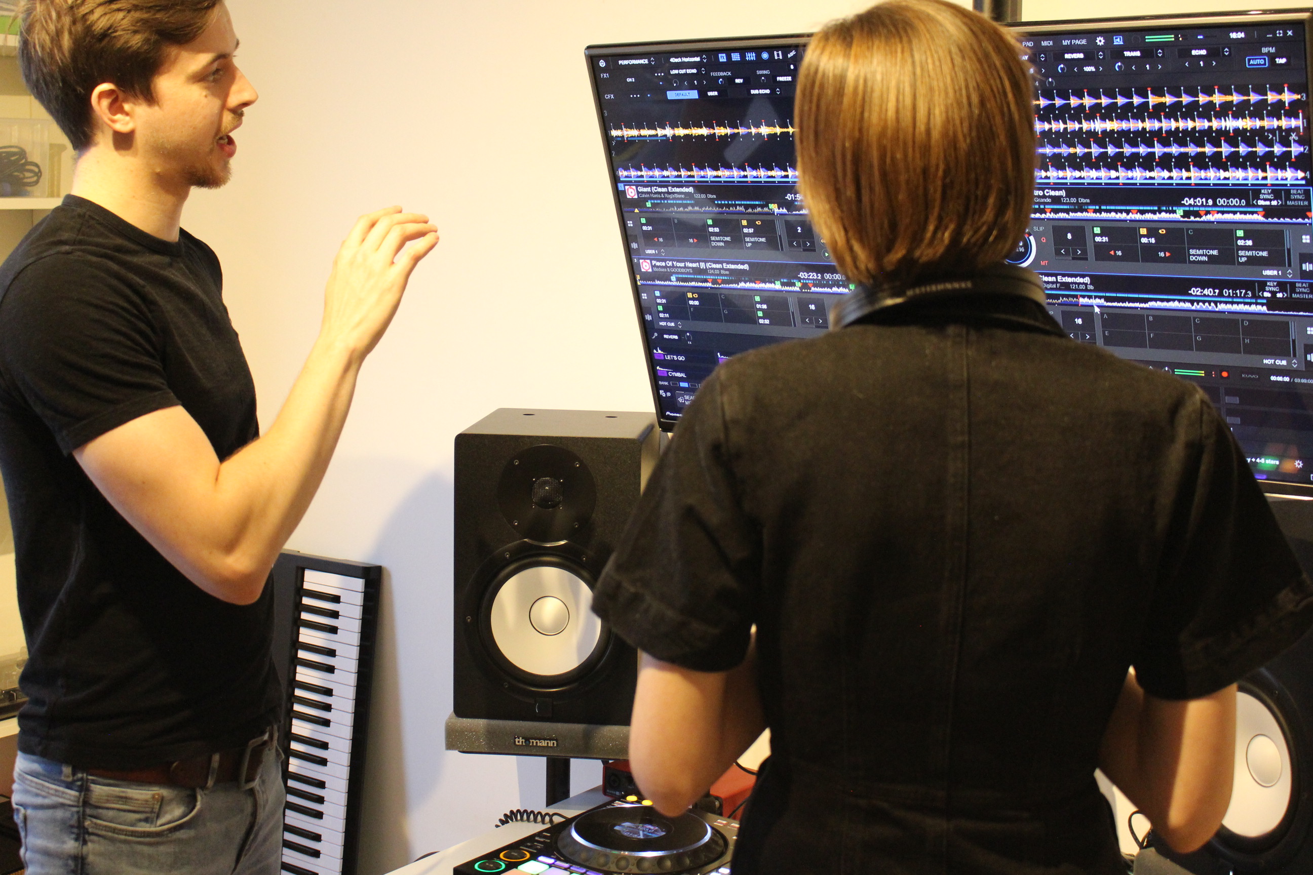 East London DJ Lessons – In Studio • Home Visits • Via Zoom